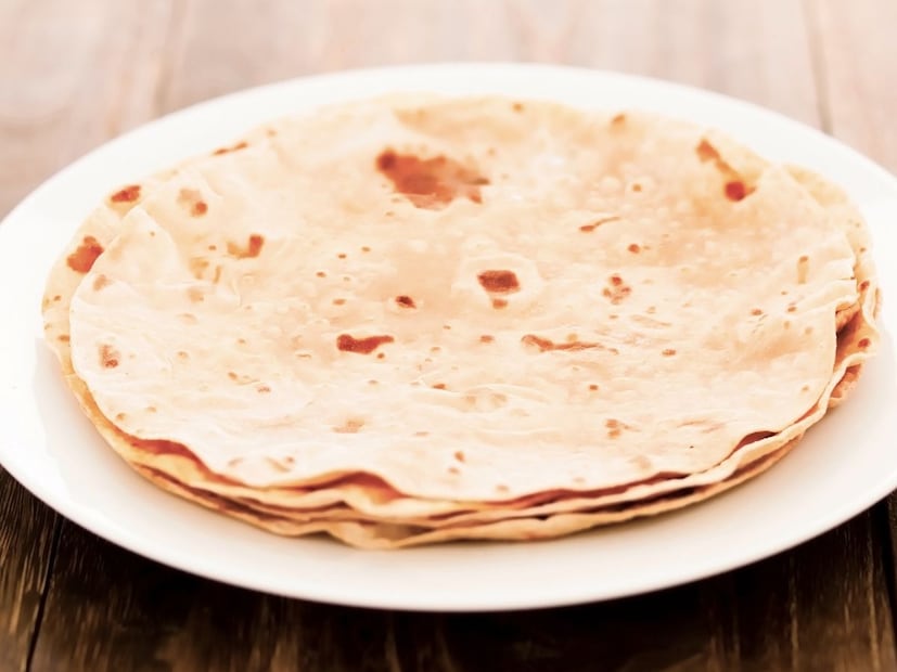 Roti : तुम्हीही पोळी थेट गॅसवर भाजता? यामुळे वाढतो कॅन्सरचा धोका ...