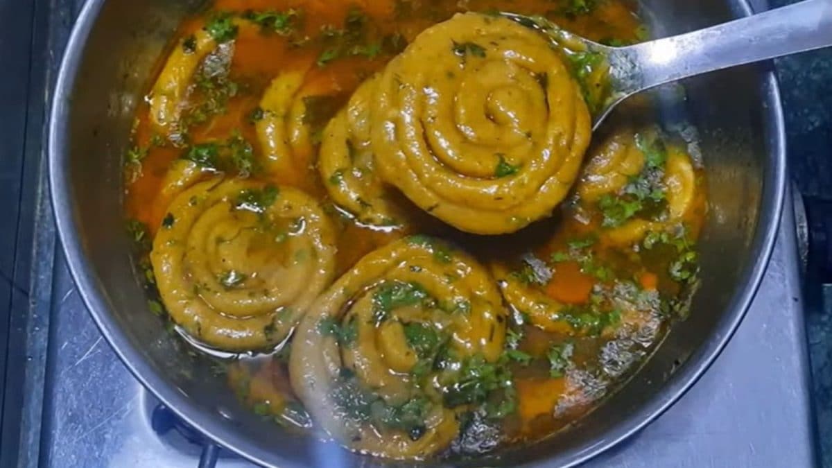 Jalebi Recipe Video : गोड आवडत नाही किंवा खायचं नाही, मग बनवा ही तिखट ...