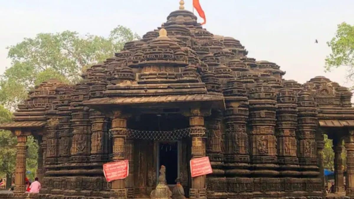 Shiv Mandir: मुंबईजवळ आहे 966 वर्ष जुनं प्राचीन शिवमंदिर ...