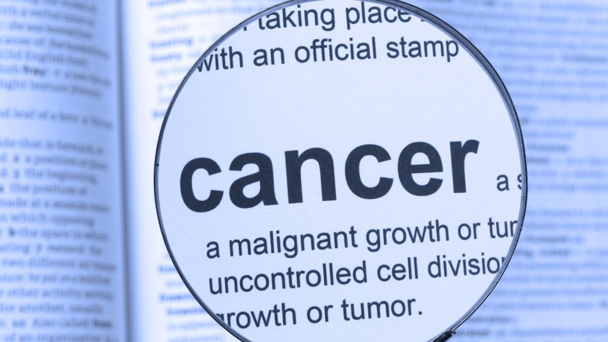 Cancer : कॅन्सरला पहिल्याच स्टेजमध्ये हरवण्यासाठी 'या' गोष्टींकडे ...