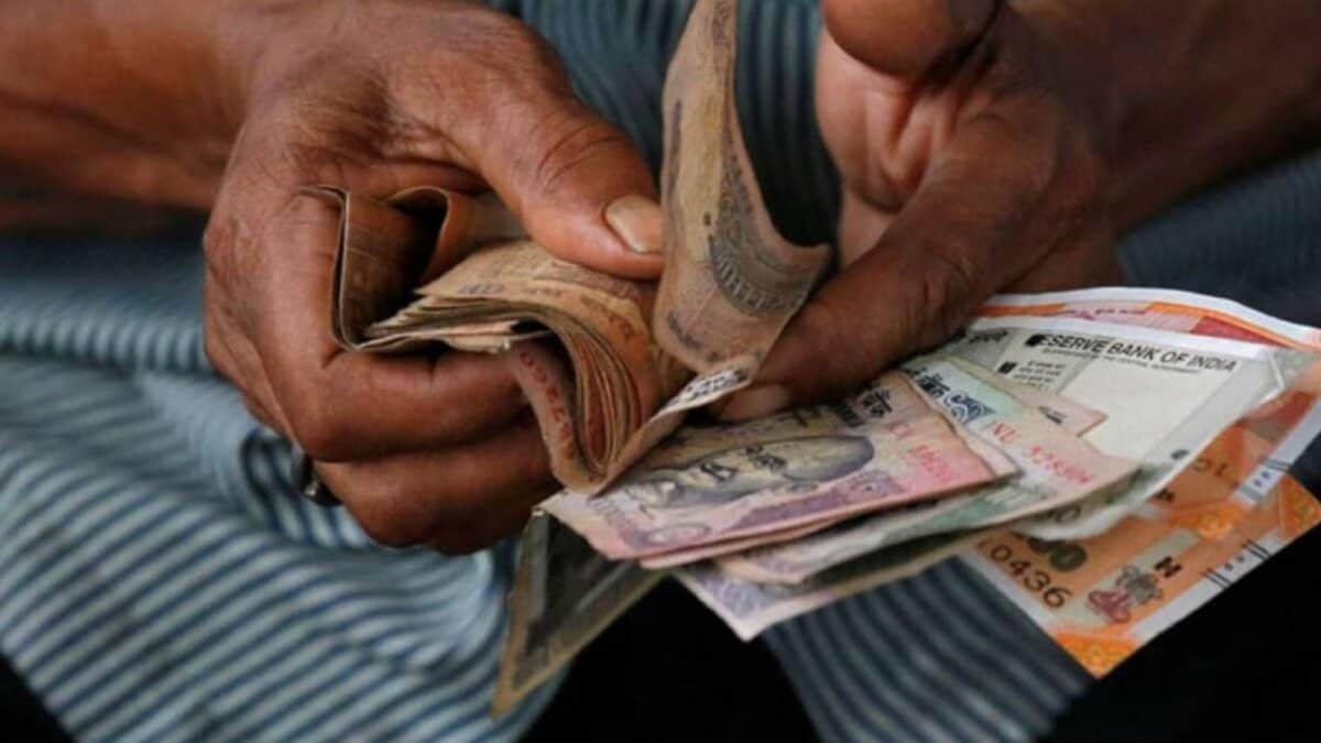 दानपेटीतील पैसे फुलांखाली लपवले, मग 3 वेळा अजब चोरी, अखेर.. आळंदीत ...