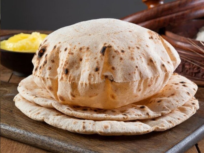 Chapati : पोळ्या तासाभरात कडक पडतात? तुमचं पीठ मळण्याची पद्धत आहे ...