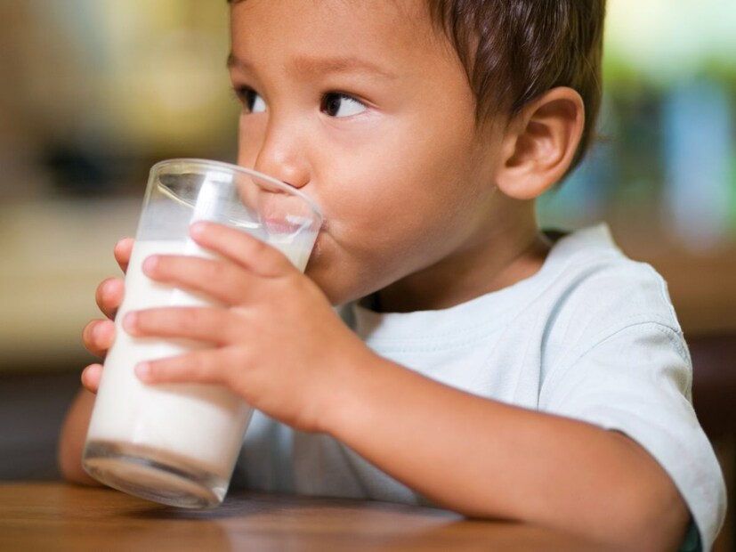 Milk At Night : तुम्हाला रात्री थंड दूध पिऊन झोपण्याची सवय आहे का ...