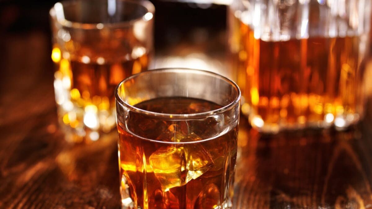 Alcohol Fact : गोव्यातून आणलेली दारू आणि महाराष्ट्रातील दारू एकच असते ...