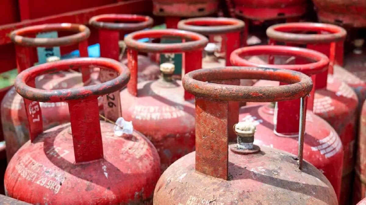 LPG आणि पेट्रोल-डिझेलवर आली मोठी अपडेट! सरकारने दिली गुड न्यूज, पाहा ...