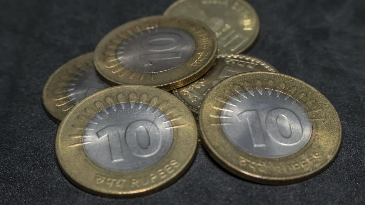 10 Rupees Coin : तुमच्याकडे 10 रुपयांचं नाणं आहे? मग RBI चा हा नियम ...