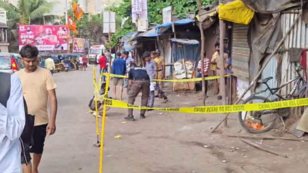 Mumbai : मालाडमध्ये दिवसाढवळ्या चाकूहल्ला, एकाचा जागीच मृत्यू, तिघे ...