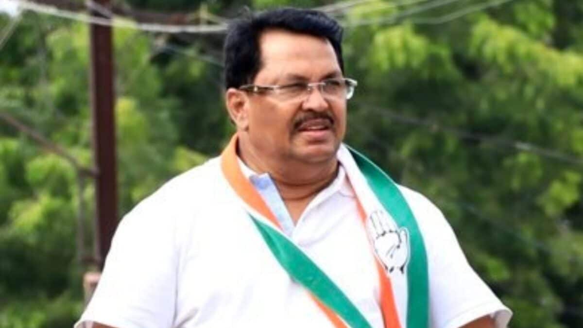 विजय वडेट्टीवारांचा कुणावर निशाणा, काँग्रेसमध्ये 5 लाखांच्या वाटपाची ...