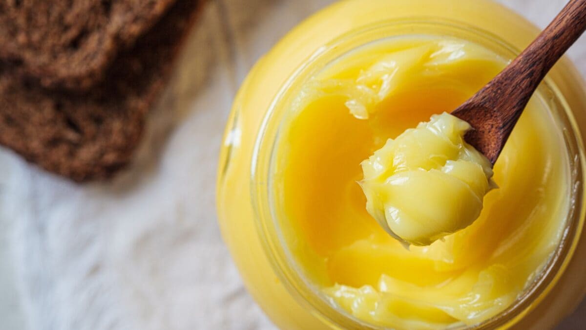 Ghee : गायीच्या दुधापासून जास्त तूप मिळतं की म्हशीच्या? अनेकांना माहित ...