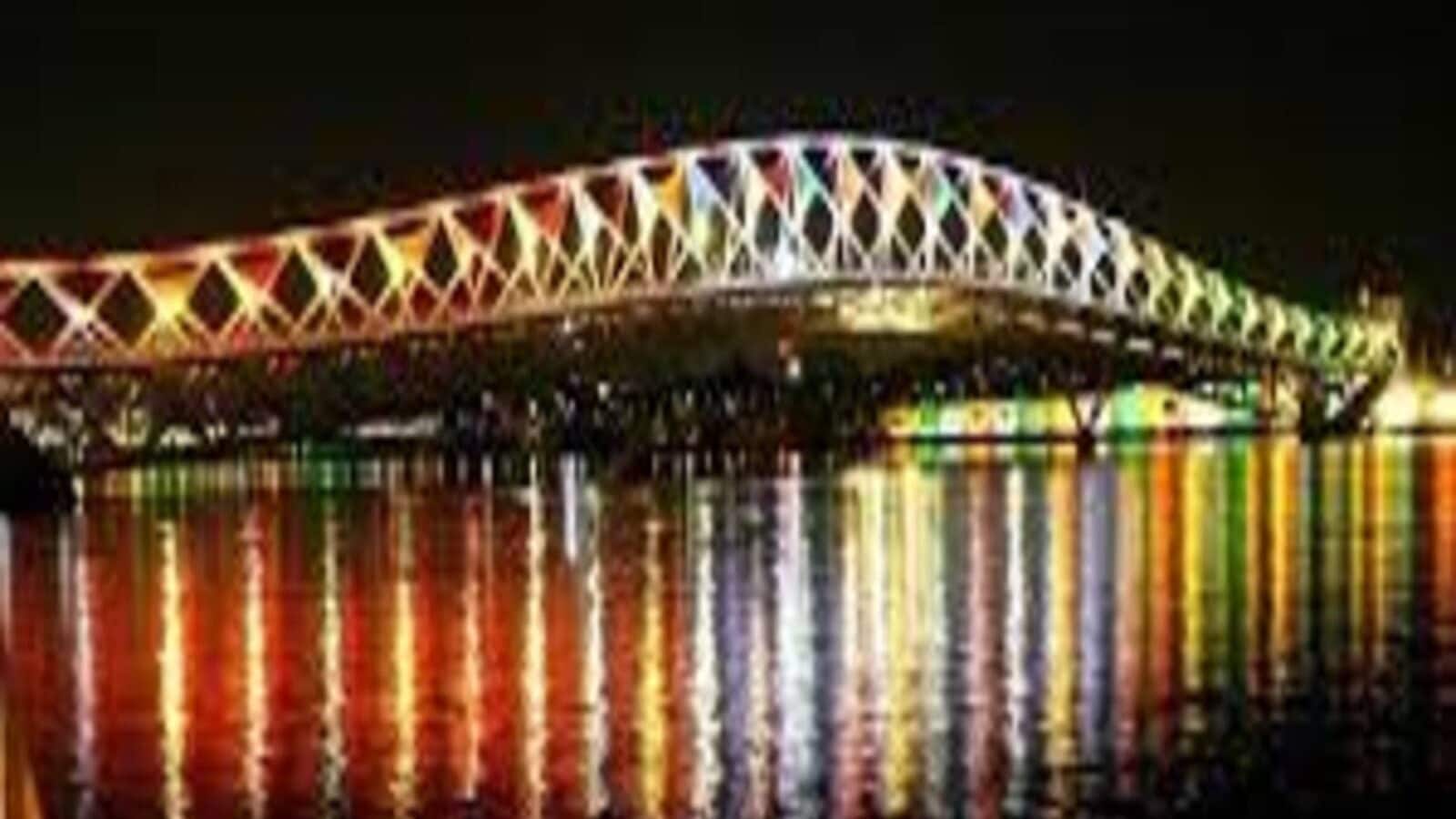 Ahmedabad: ସାବରମତୀ ନଦୀରେ ଅଟଳ ସେତୁ ଉଦଘାଟନ କଲେ PM ମୋଦି PM Modi ...