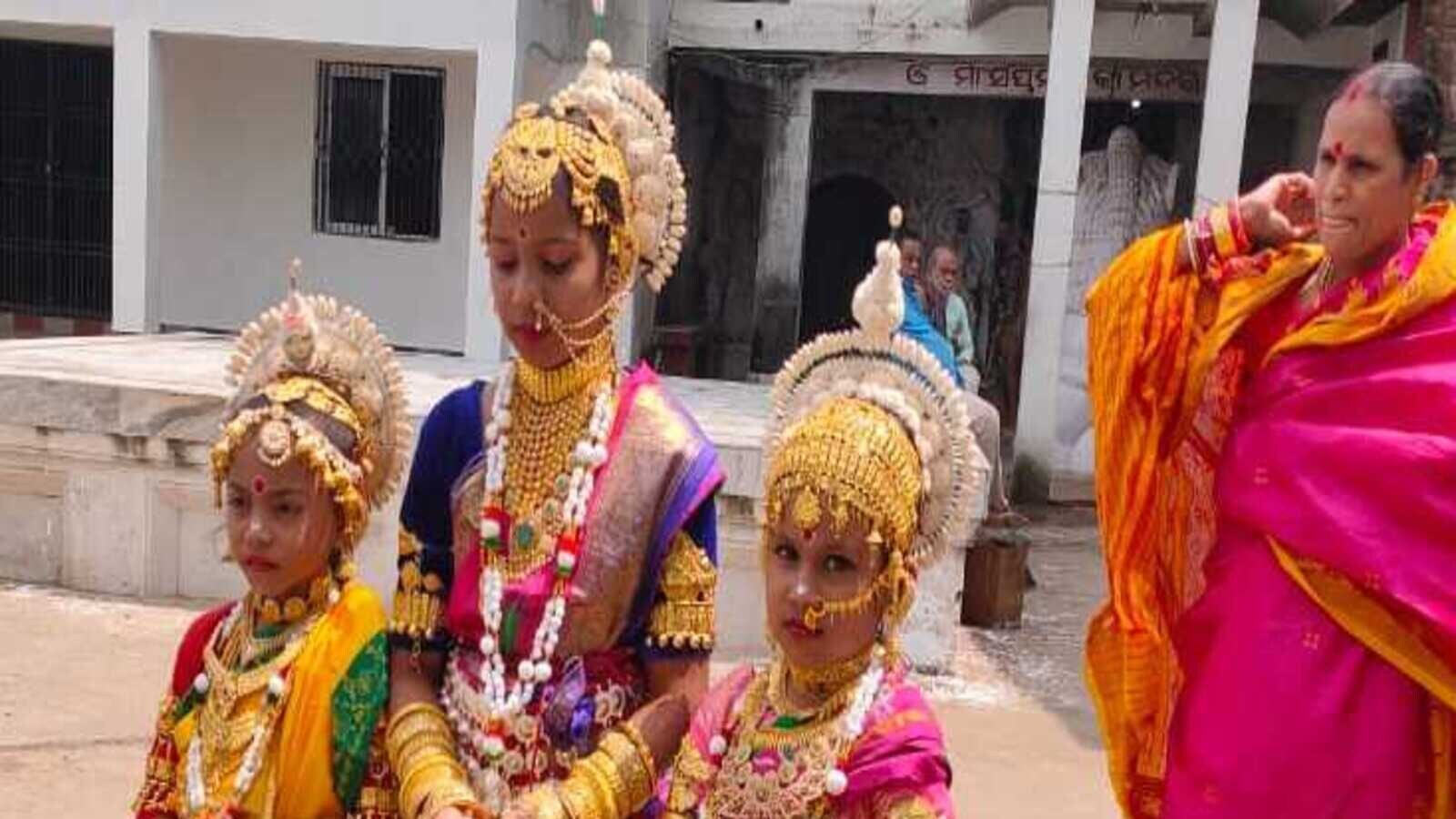 ଶ୍ରୀକ୍ଷେତ୍ରରେ ନେତ ପୂଜା ପରମ୍ପରା; ସ୍ୱର୍ଣ୍ଣ ଅଳଙ୍କାରରେ ସଜେଇ ହେଲେ ସେବାୟତଙ୍କ ...