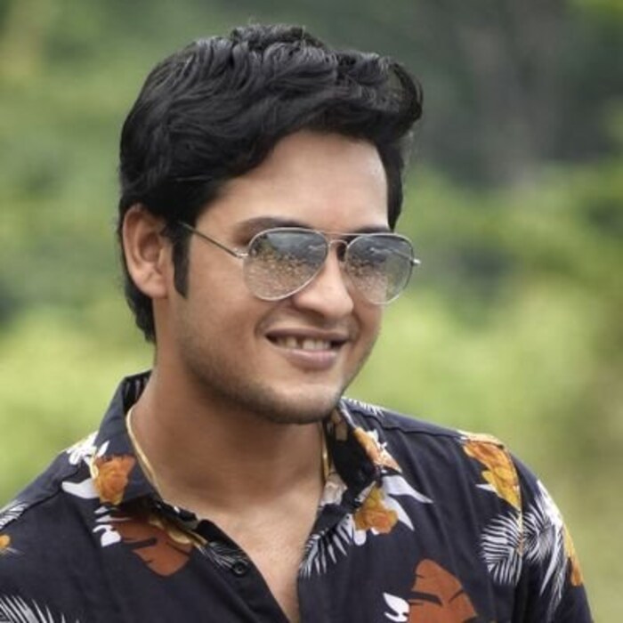 Swaraj Barik: କାହାକୁ କିସ କରୁଛନ୍ତି ସ୍ୱରାଜ ବାରିକ? ଫଟୋ ହେଲା ଭାଇରାଲ