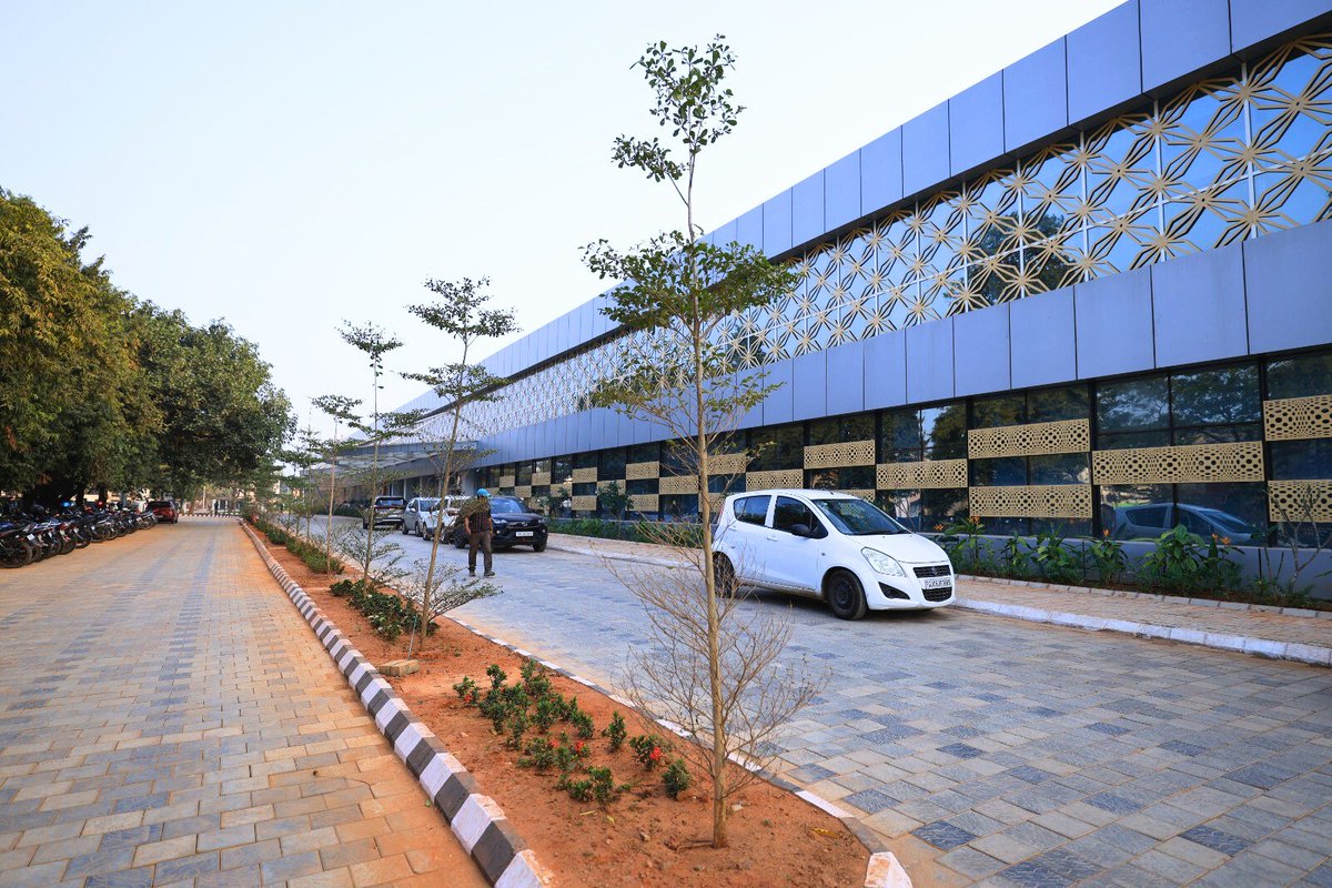 Baramunda ISBT: ବାହାରେ ଏୟାରପୋର୍ଟ, ଭିତରେ ଲାଉଞ୍ଜ; ଏମିିତି ଦିଶୁଛି ରାଜଧାନୀର ...