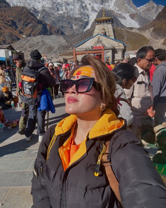 କୁମ୍ଭମେଳାରେ ସୁନ୍ଦରୀ ସାଧ୍ବୀ; Instaରେ ଲକ୍ଷଲକ୍ଷ ଫୋଲର୍ସ, ଏହି କାରଣ ପାଇଁ ...