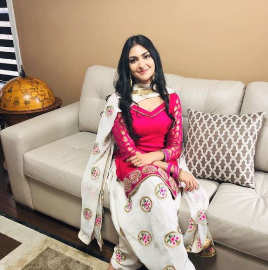 New look of Ludhiana's Yesha Sagar model appearing in suits in Punjabi ...
