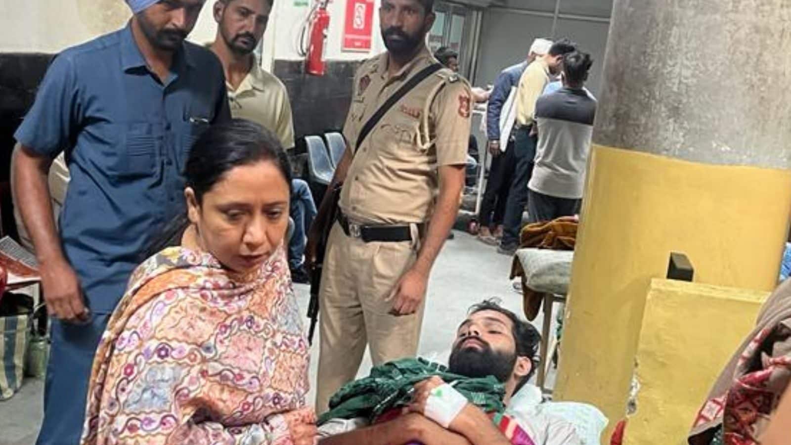 ਡਾ. ਬਲਜੀਤ ਕੌਰ ਦੀ ਗੱਡੀ ਨਾਲ ਜ਼ਖ਼ਮੀ ਹੋਏ ਨੌਜਵਾਨ ਦੇ ਮਾਤਾ ਪਿਤਾ ਨੇ ਲਾਈ ...