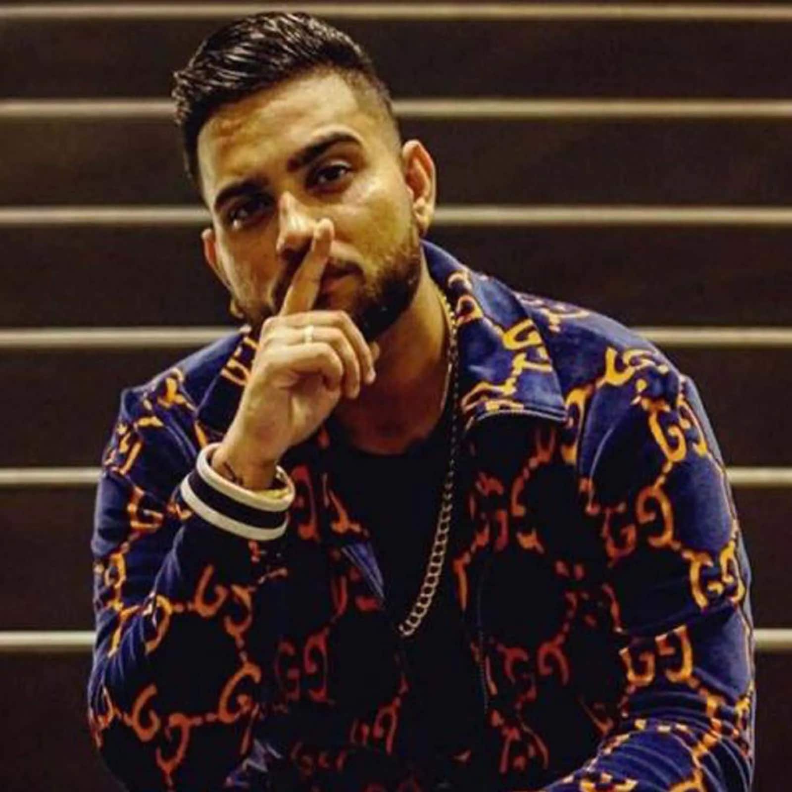 ਕਰਨ ਔਜਲਾ ਦੀ ਕਿਊਟਨੇਸ ਜਿੱਤ ਲਵੇਗੀ ਦਿਲ, ਬਚਪਨ ਦੀ ਦੇਖੋ ਮਾਸੂਮੀਅਤ – News18 ਪੰਜਾਬੀ