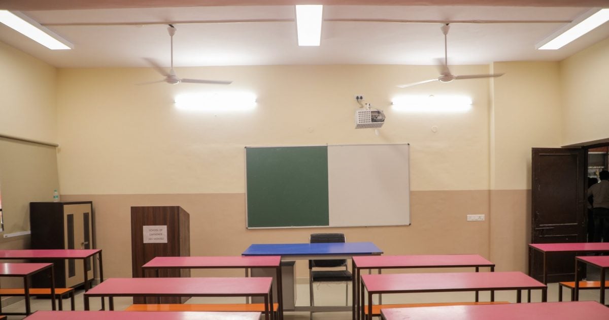 Check out the amazing pictures of a government school classroom in ...