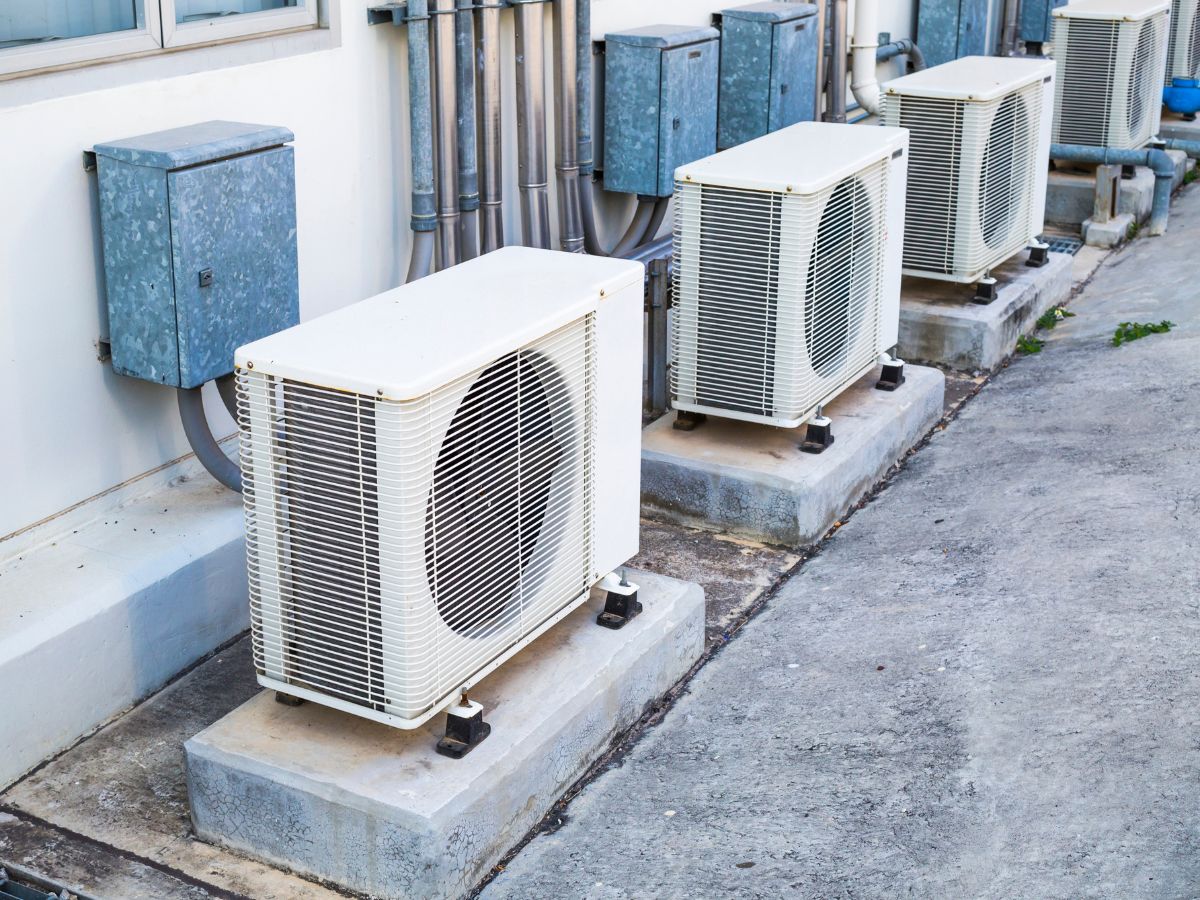 ਬਾਲਕੋਨੀ ਜਾਂ ਛੱਤ? ਵੱਧ ਤੋਂ ਵੱਧ ਕੂਲਿੰਗ ਪ੍ਰਾਪਤ ਕਰਨ ਲਈ SPLIT AC ਦਾ ਕੰਪ੍ਰੈਸਰ ...