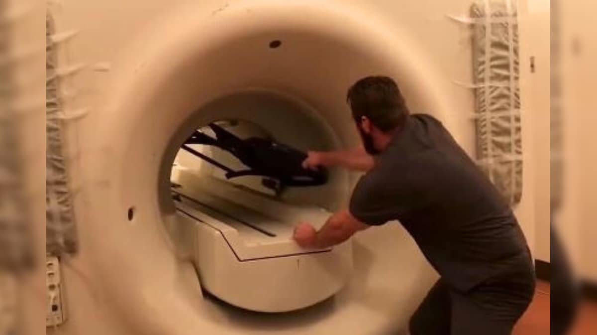 MRI ਕਰਵਾਉਣ ਵੇਲੇ ਭੁੱਲ ਕੇ ਵੀ ਨਾ ਲੈ ਕੇ ਜਾਓ ਇਹ ਚੀਜ਼ਾਂ, ਨਹੀਂ ਤਾਂ ਹੋਣਗੇ ਮਾੜੇ ...