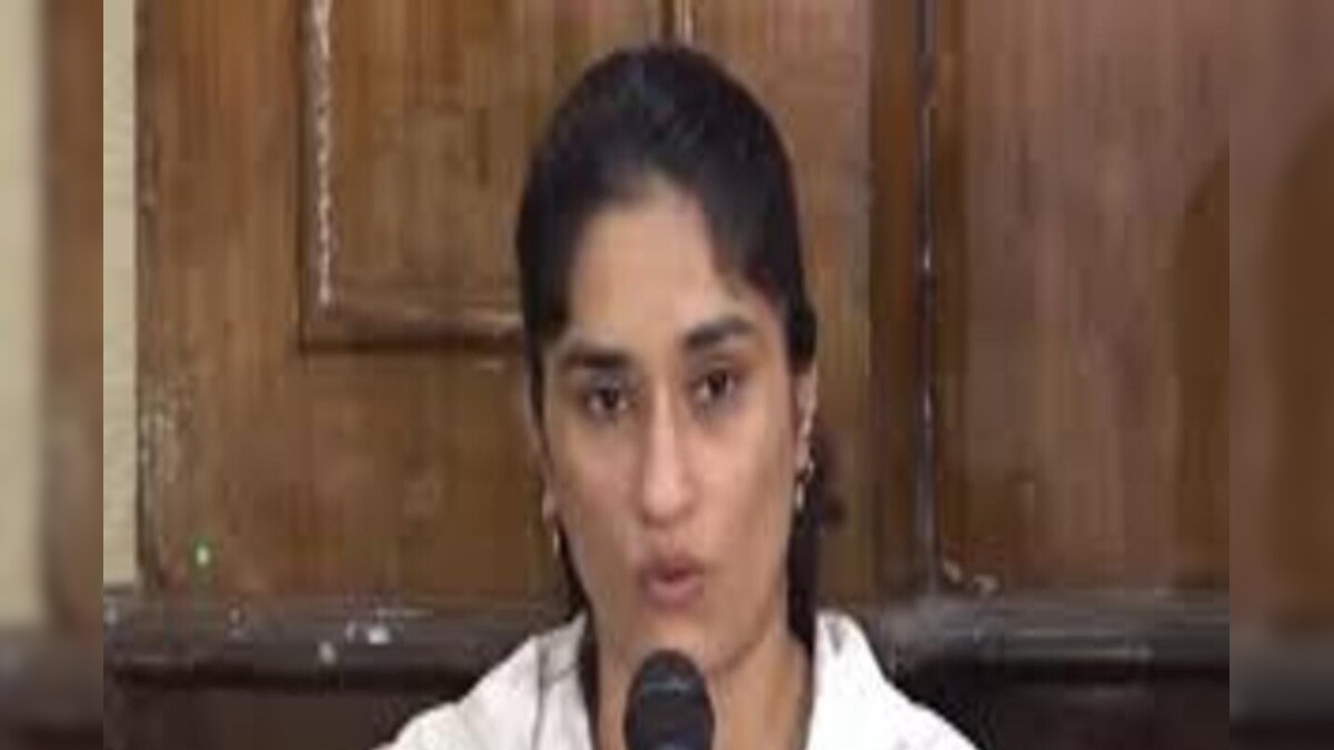 ਵਿਨੇਸ਼ ਫੋਗਾਟ ਵੱਲੋਂ ਮੇਜਰ ਧਿਆਨ ਚੰਦ ਖੇਡ ਰਤਨ ਅਤੇ ਅਰਜੁਨ ਐਵਾਰਡ ਵਾਪਸ ਕਰਨ ਦਾ ...