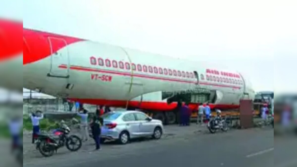 ਏਅਰ ਇੰਡੀਆ ਦੇ ਜਹਾਜ਼ ਨੂੰ ਸੜਕ 'ਤੇ ਛੱਡ ਕੇ ਭੱਜਿਆ ਡਰਾਈਵਰ, ਚੰਡੀਗੜ੍ਹ ਆ ਰਿਹਾ ਸੀ ...