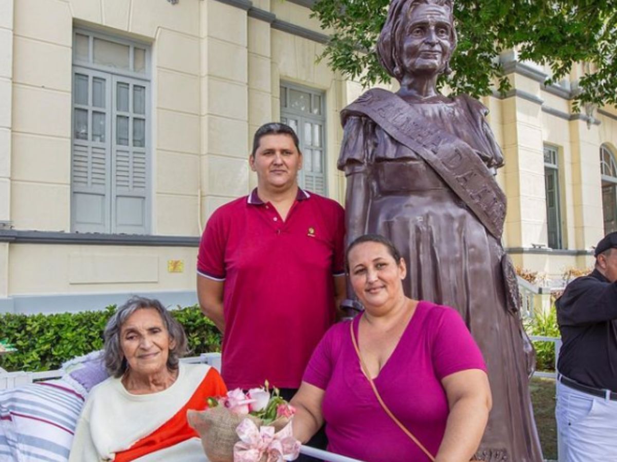 ਨਹੀਂ ਰਹੀ 'ਕਵੀਨ ਆਫ ਹਾਈਟ', ਜਾਣੋ ਕਿੰਨੀ ਸੀ ਲੰਬਾਈ, ਮੂੰਹ ਵੇਖਣ ਲਈ ਚੁੱਕਣਾ ਪੈਂਦਾ ...