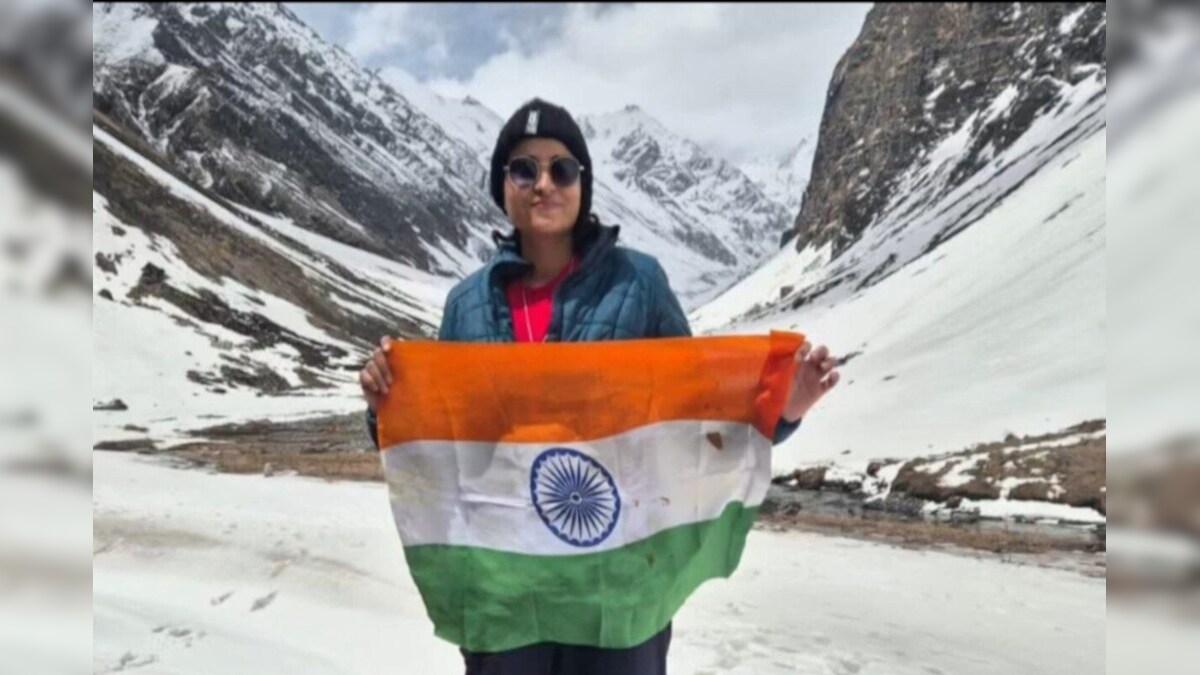 ਭਾਰਤ ਦੀ ਧੀ ਬੁਲਬੁਲ ਤੁਲਸੀਰਾਮ ਜਾਟ ਨੇ 14 ਹਜ਼ਾਰ ਫੁੱਟ ਦੀ ਉਚਾਈ 'ਤੇ ਲਹਿਰਾਇਆ ...
