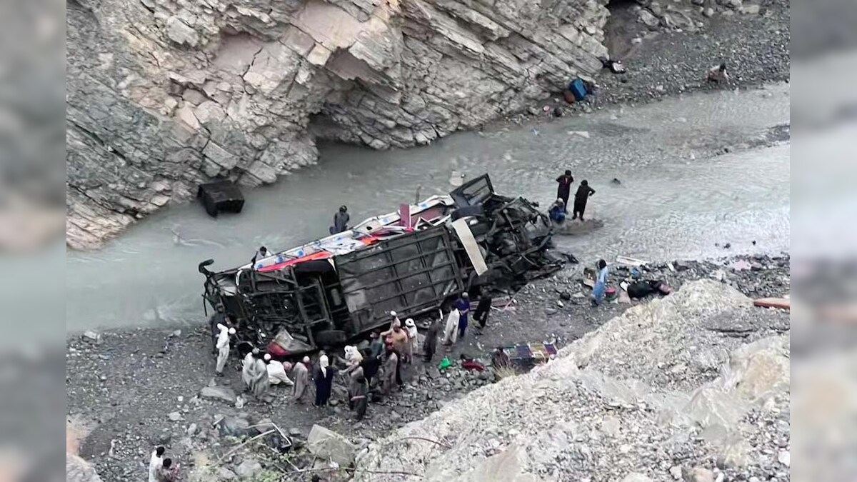 Pakistan ਦੇ ਬਲੋਚਿਸਤਾਨ 'ਚ ਵਾਪਰਿਆ ਹਾਦਸਾ,ਬੱਸ ਖੱਡ 'ਚ ਡਿੱਗਣ ਕਾਰਨ 28 ਲੋਕਾਂ ਦੀ ...