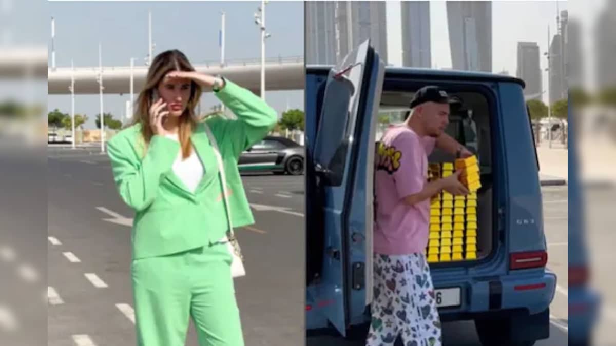 car dicky was full of gold bricks when man open door girl in green coat ...