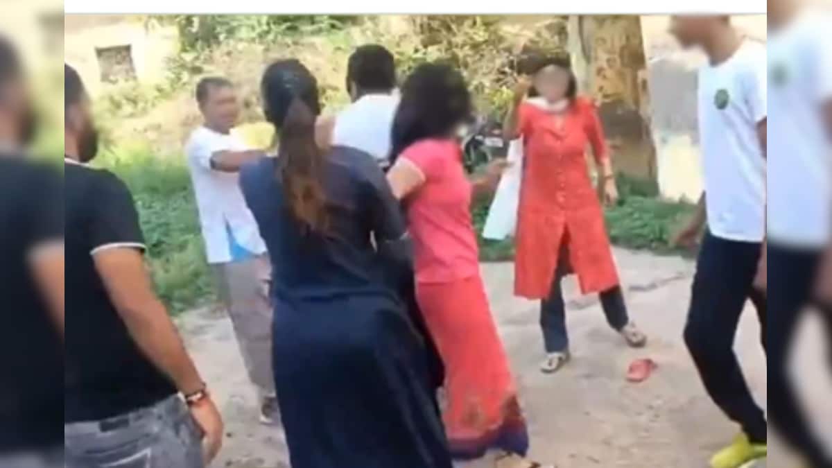 ਕਮਰੇ 'ਚ ਇੰਸਪੈਕਟਰ ਨਾਲ ਫੜੀ ਗਈ ਮਹਿਲਾ SHO ਸਸਪੈਂਡ, ਕੋਲ ਖੜ੍ਹ ਵੀਡੀਓ ਬਣਾਉਣ ਵਾਲੇ ਮੁਲਾਜ਼ਮ 'ਤੇ ਵੀ ਕਾਰਵਾਈ ...