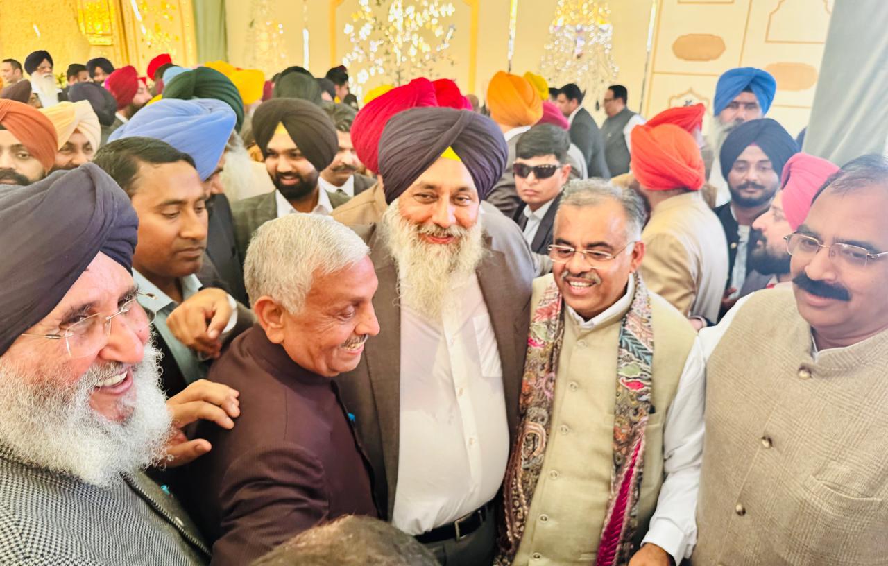 ਸੁਖਬੀਰ ਬਾਦਲ ਦੀ ਧੀ ਹਰਕੀਰਤ ਕੌਰ ਬਾਦਲ ਦੀ ਰਿਸੈਪਸ਼ਨ ਦੀਆਂ ਤਸਵੀਰਾਂ ਆਈਆਂ ਸਾਹਮਣੇ ...