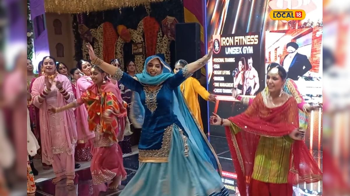 Young women celebrated Teej dance entire city colored Punjabi culture ...