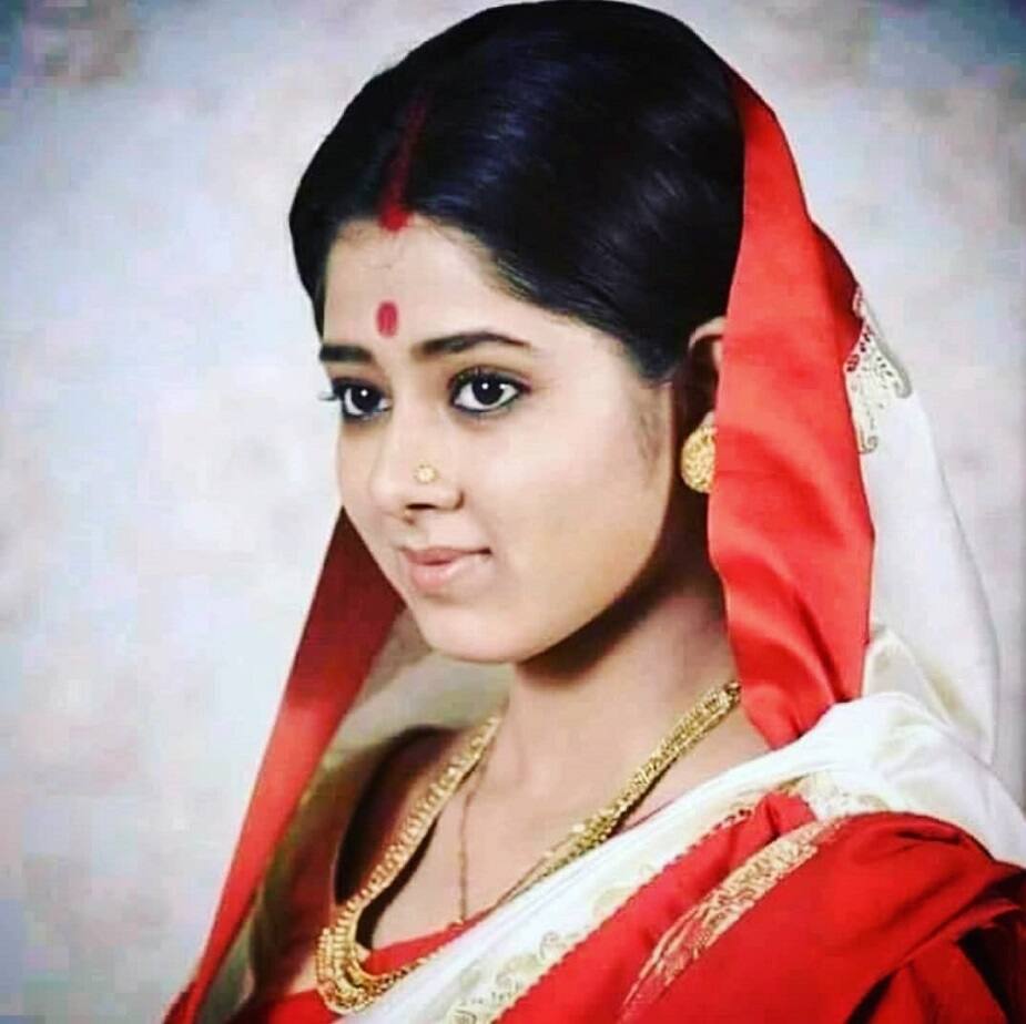 লোকমাতা রানি রাসমণির পরিচিত লুকে সামনে এল দিতিপ্রিয়া, কেমন লাগছে ...