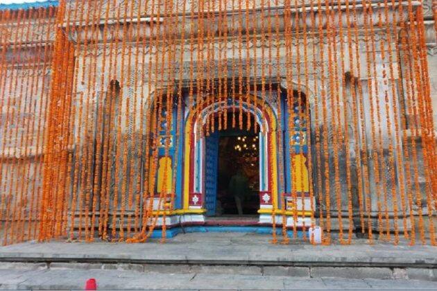 খুলে গেল কেদারনাথ মন্দির, প্রথম পুজো হলো প্রধানমন্ত্রীর নামে৷ Kedarnath ...