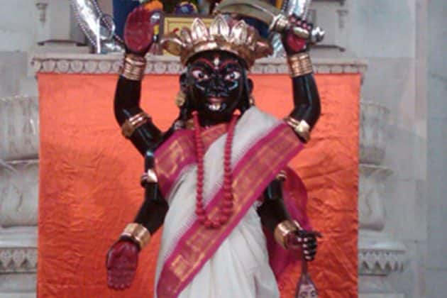 মা এক বিপুল শক্তির অধিকারিনী, মায়ের কৃপাতেই জীবনে আসে সুস্থিরতা ৷ The ...