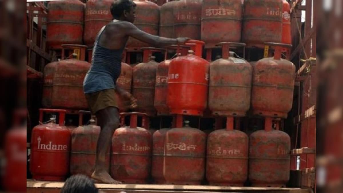 Lpg Subsidy রান্নার গ্যাসের ভর্তুকির টাকা পাচ্ছেন না এই কাজ করলেই