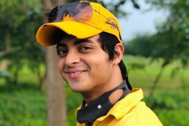 Dibyojyoti Dutta shares photograph of a beautiful lady নোয়া নয় ...