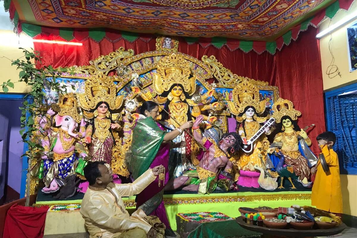 Durga Puja 2021|| ঢাকে পড়ল কাঠি...মহাসাড়ম্বরে আজই শুরু হয়ে গেল ...