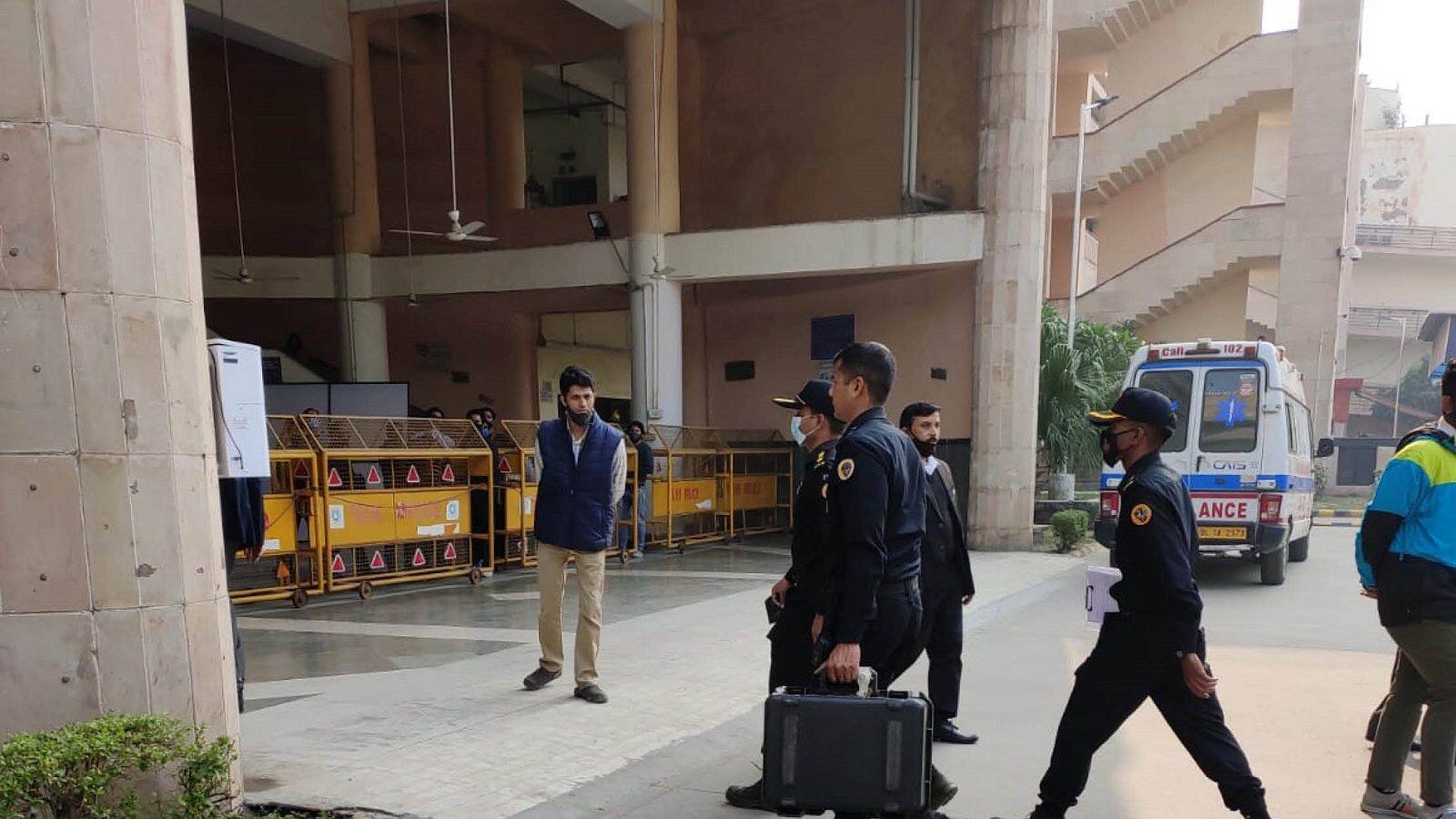 Rohini Court Delhi: শুনানির মধ্যে চলেছিল গুলি, সেই রোহিনী আদালতেই হঠা ...