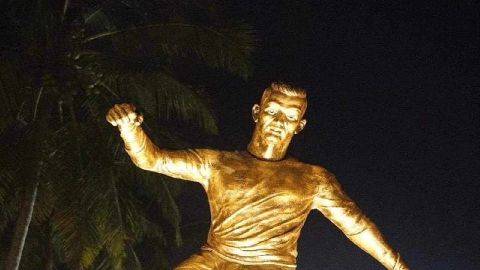 Cristiano Ronaldo statue of 410 kgs unveiled in Goa at Calangute ...