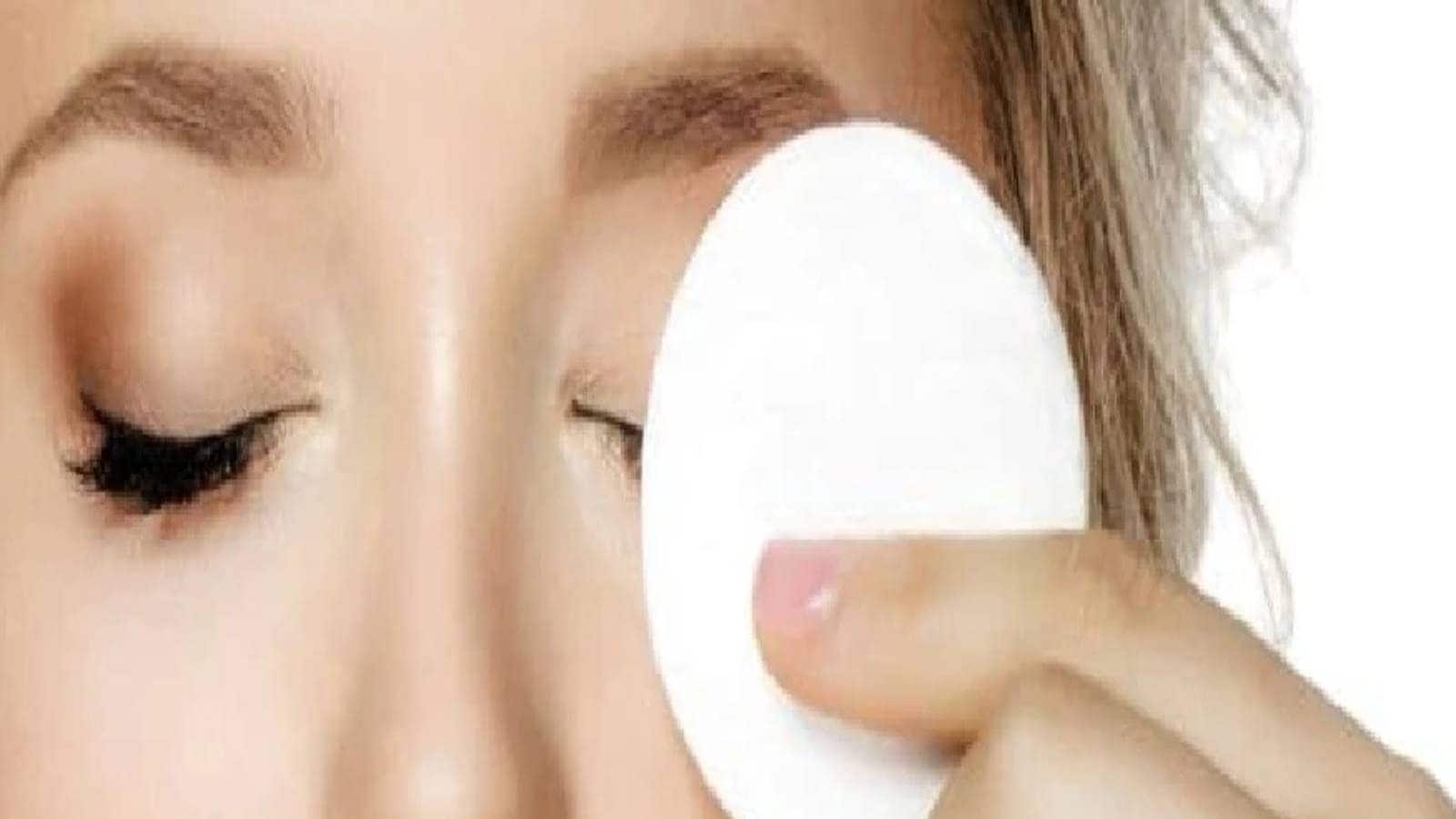Side effects of talcum powder : দীর্ঘ দিন অতিরিক্ত পাউডারের ব্যবহার কি ...