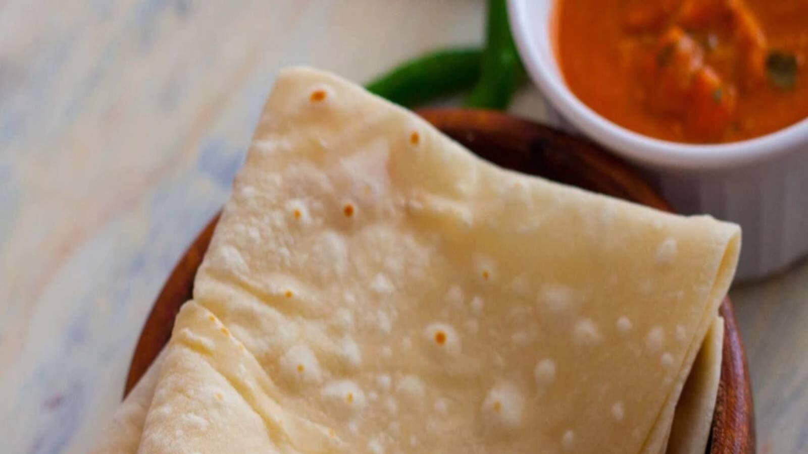 Roomali roti was used as handkerchief at table in Mughal era রুটির নাম ...