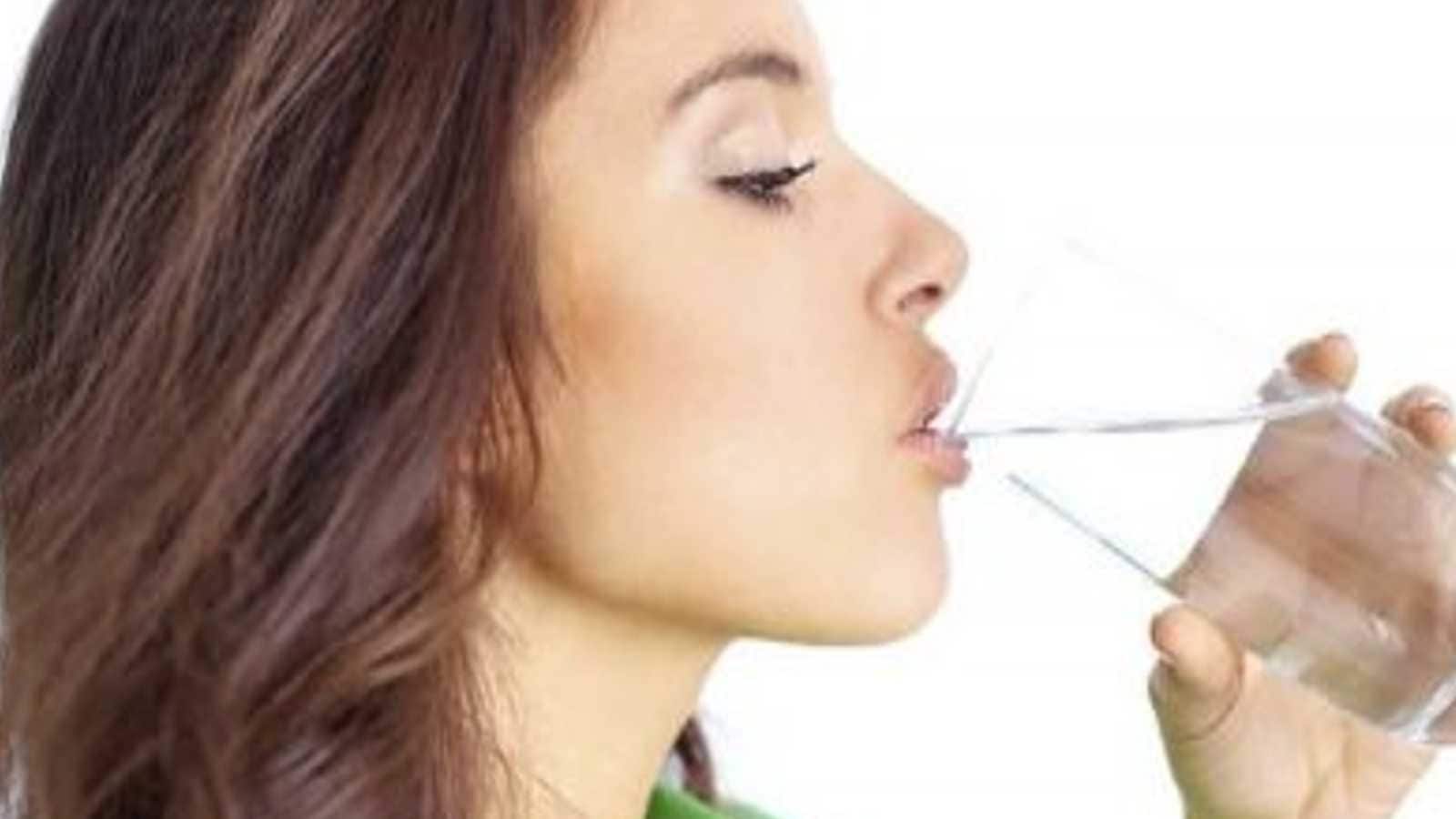 Water : Drinking excess water can also cause some major health problems ... Water : Drinking excess water can also cause some major health problems ...