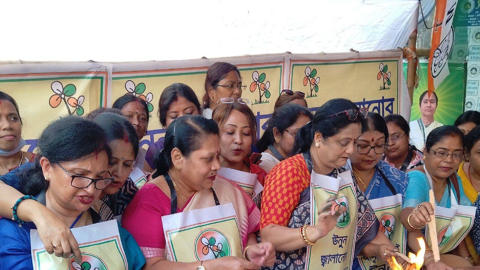 Tmc women leaders unique protest against contral government, তৃণমূল ...
