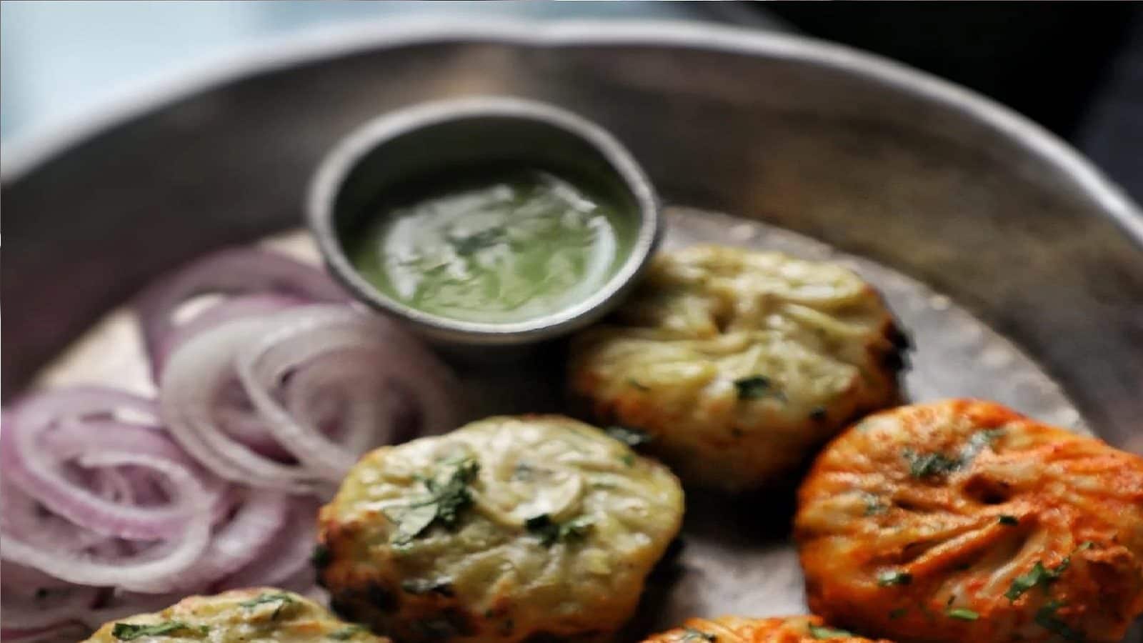 20 types of Momo in one shop at East Bardhaman Birhata here the address ...