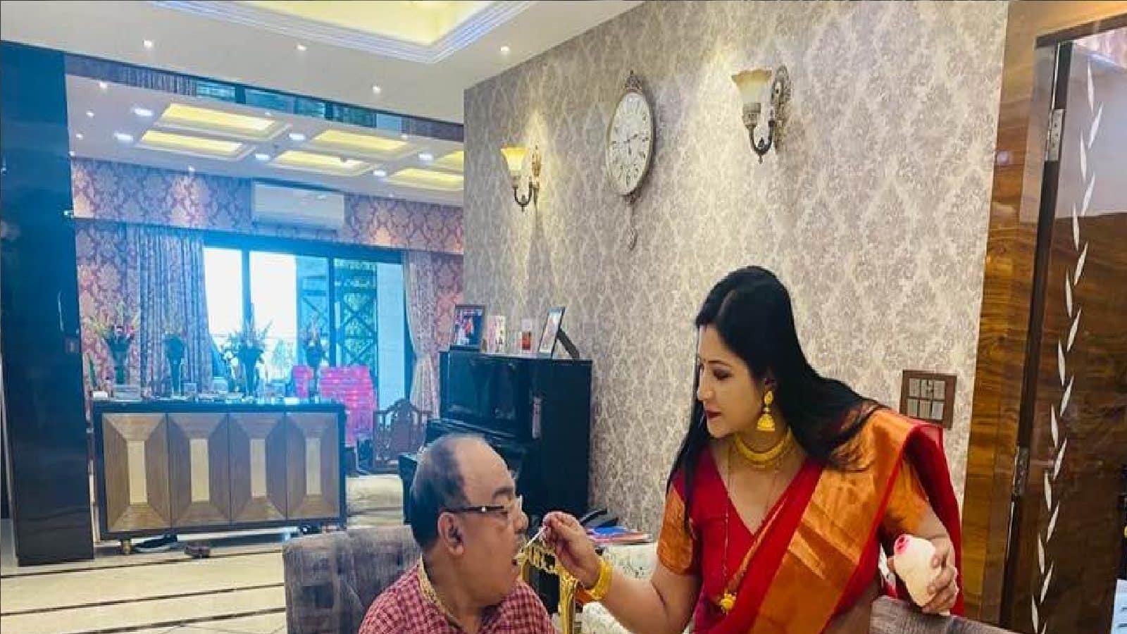 Sovan-Baisakhi Jamai Sasthi 2022|| 'জামাই' শোভনের ষষ্ঠীর দায়িত্বে বৈশাখী! খাইয়েও দিলেন নিজের ...