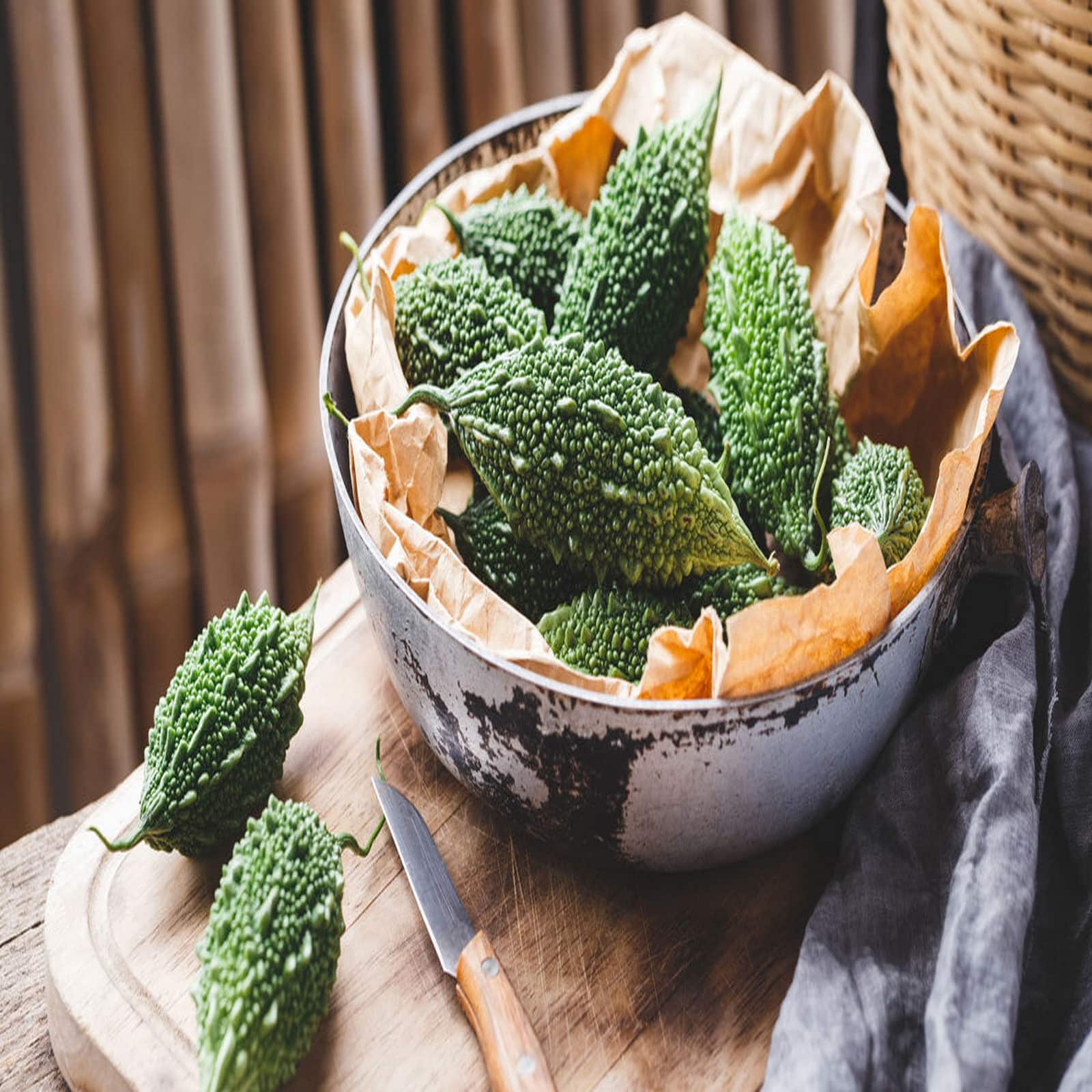 তেতো সবজি দেখেই নাক-মুখ কুঁচকে যায়? বলুন তো উচ্ছেকে কী বলে ইংরেজিতে ...