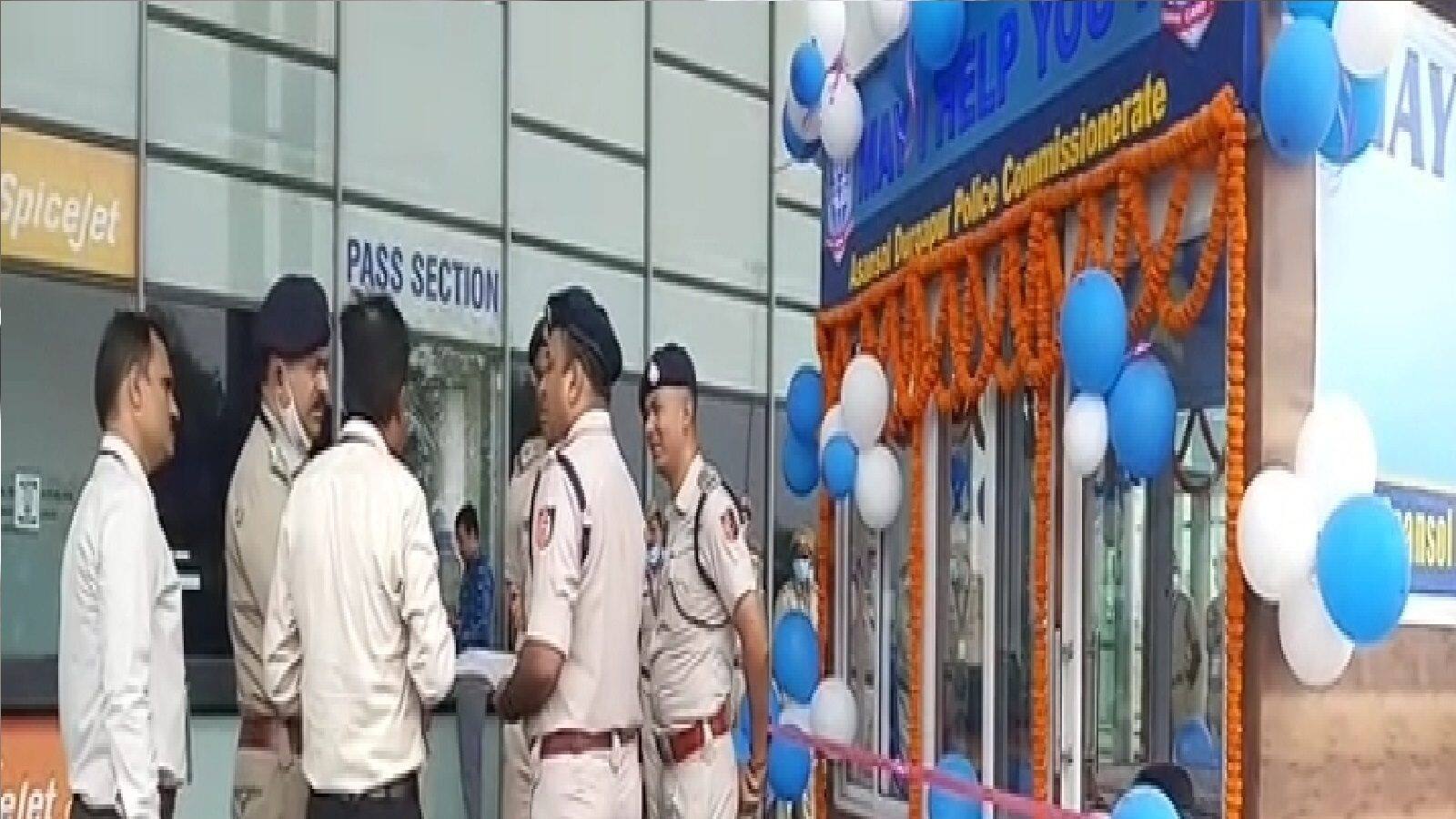 New police help desk at Andal airport কাজী নজরুল বিমানবন্দরে পুলিশের ...