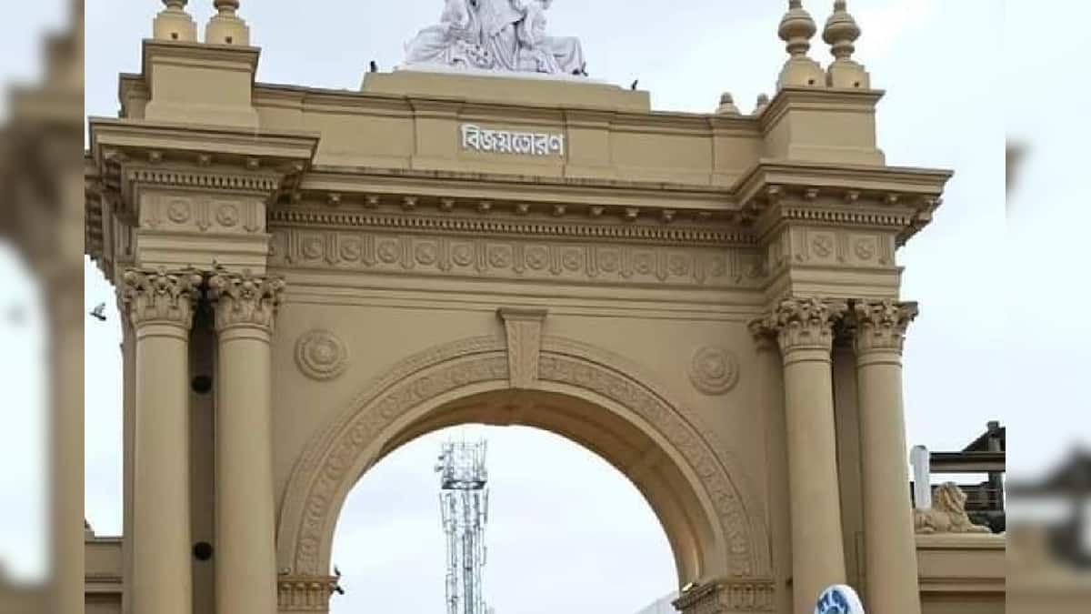 রাজা-রানির মূর্তি ঢেকে দিল কার্জন গেটের প্রাচীন নকশা! বর্ধমানে বিতর্ক